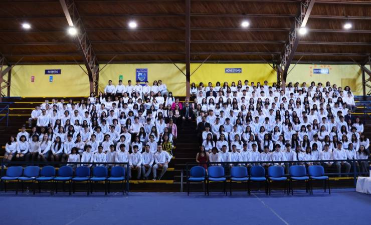 Osorno: 300 alumnos se licenciaron del Liceo Bicentenario Carmela ... Osorno: 300 alumnos se licenciaron del Liceo Bicentenario Carmela ...
